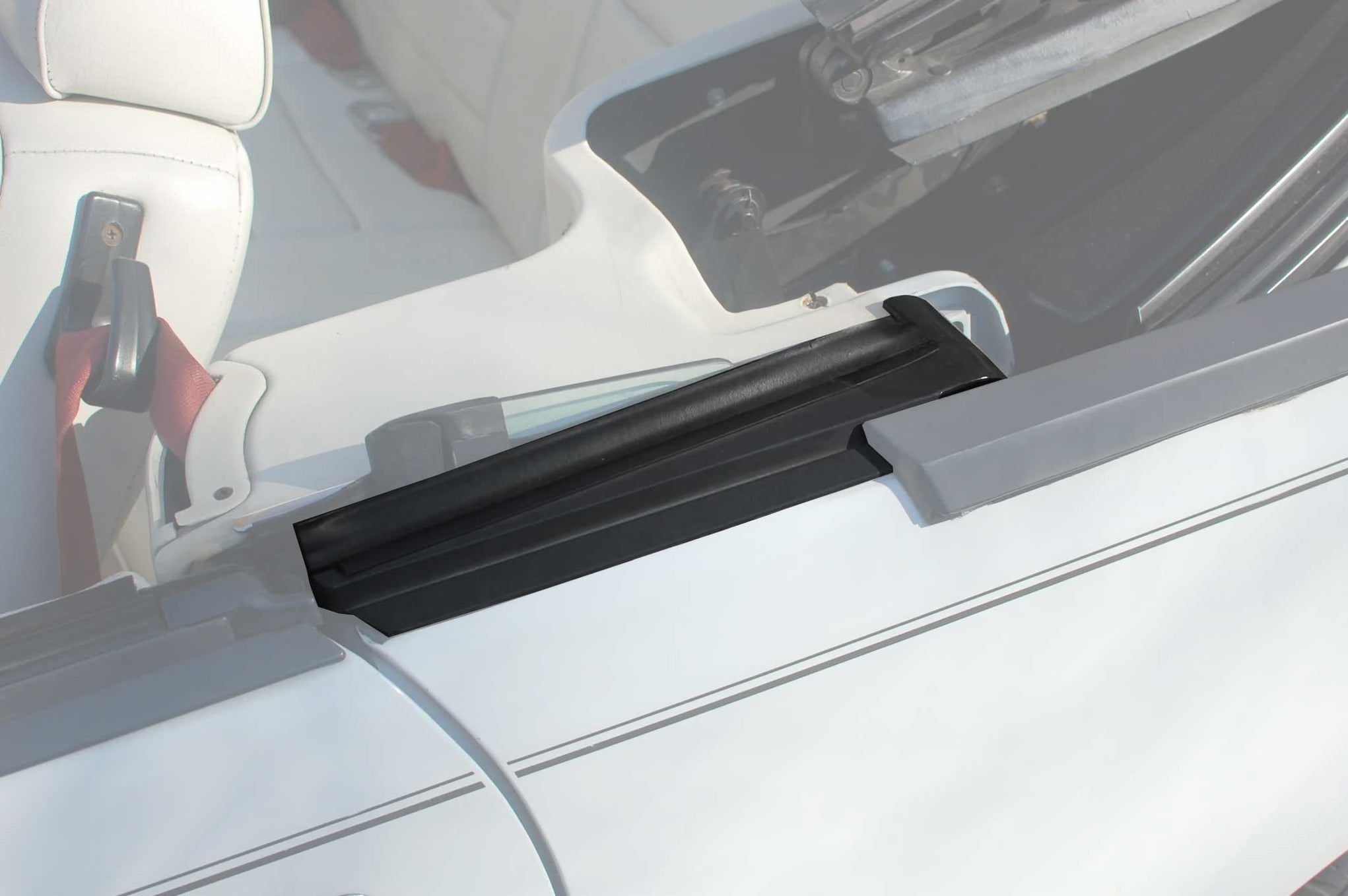 1983-1986 Mustang Convertible Quarter Window Outer Belt Molding Weathe ...